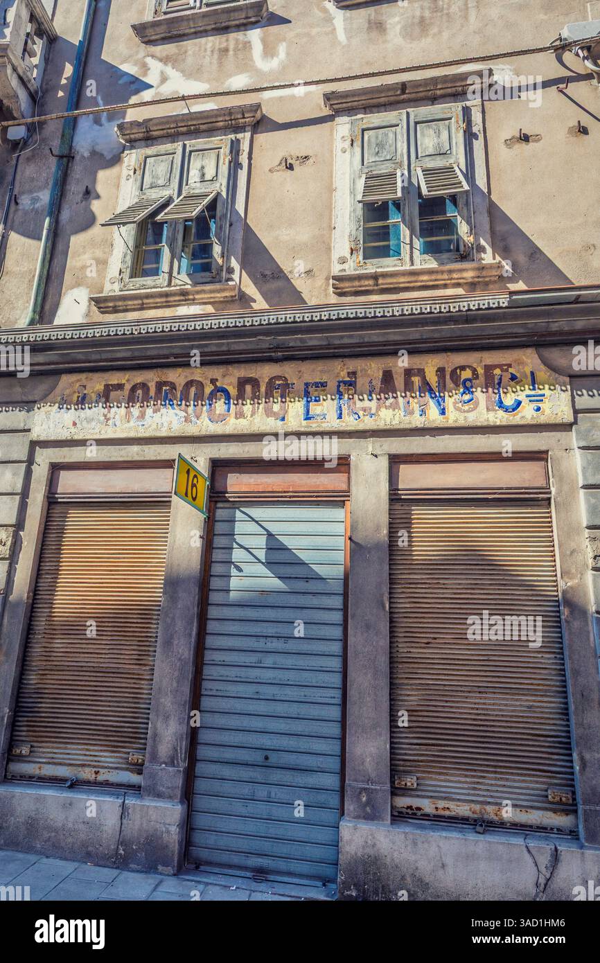 Old shop closed long hi-res stock photography and images - Alamy