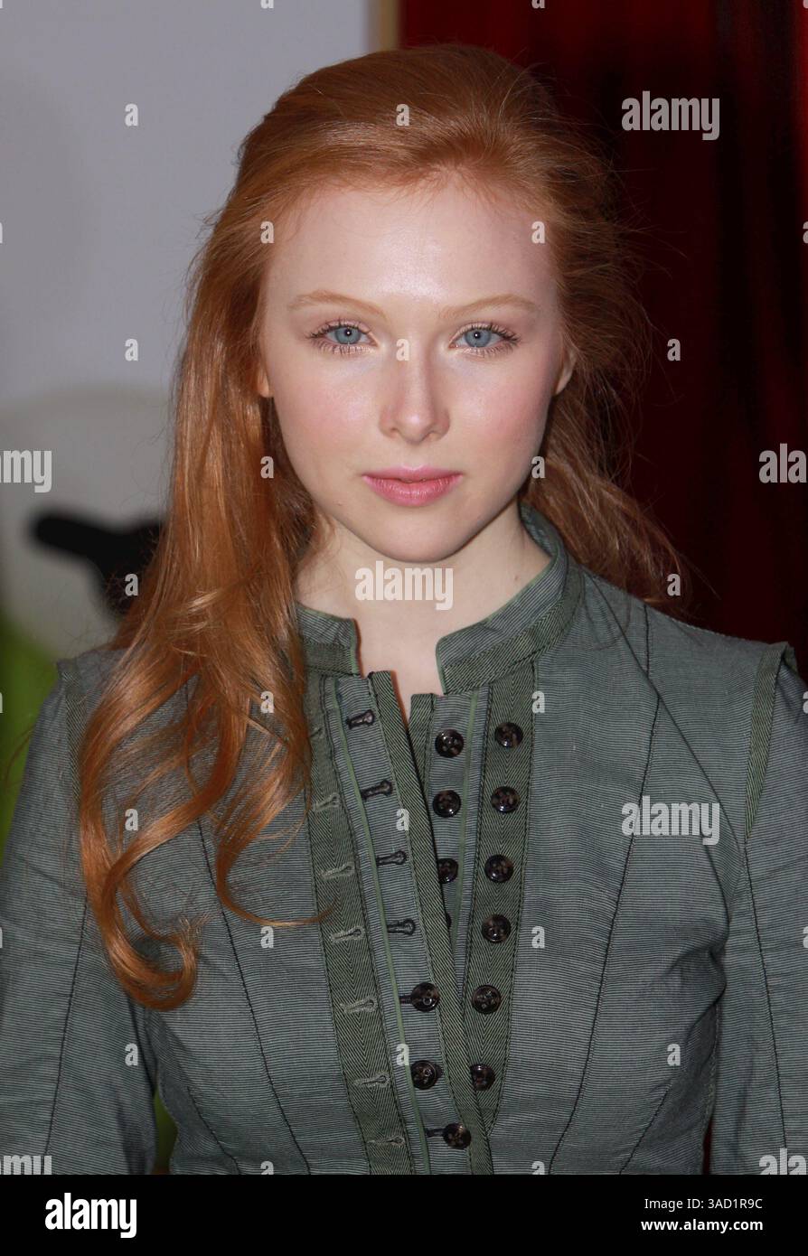 Nov. 12, 2011 - Hollywood, California, U.S. - MOLLY QUINN at 'The ...