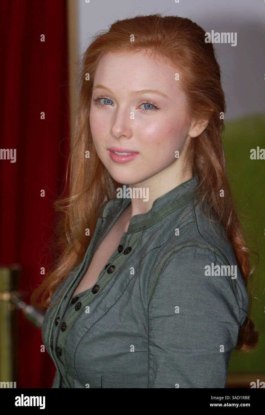 Nov. 12, 2011 - Hollywood, California, U.S. - MOLLY QUINN at 'The ...