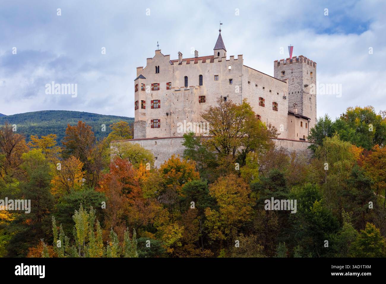Castello in val pusteria hi-res stock photography and images - Alamy