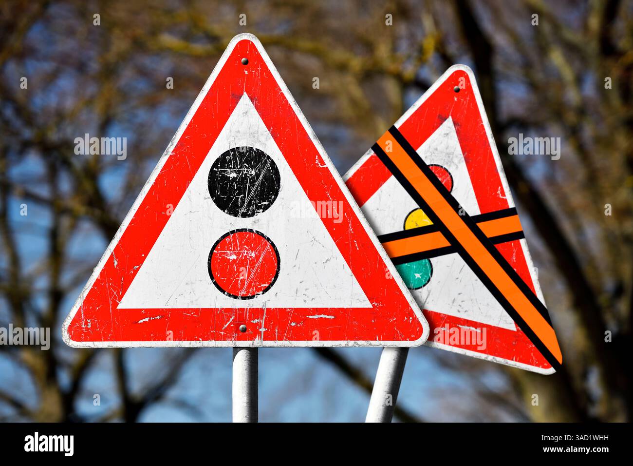 Signs with crossed-out traffic light and sign with black-red traffic ...