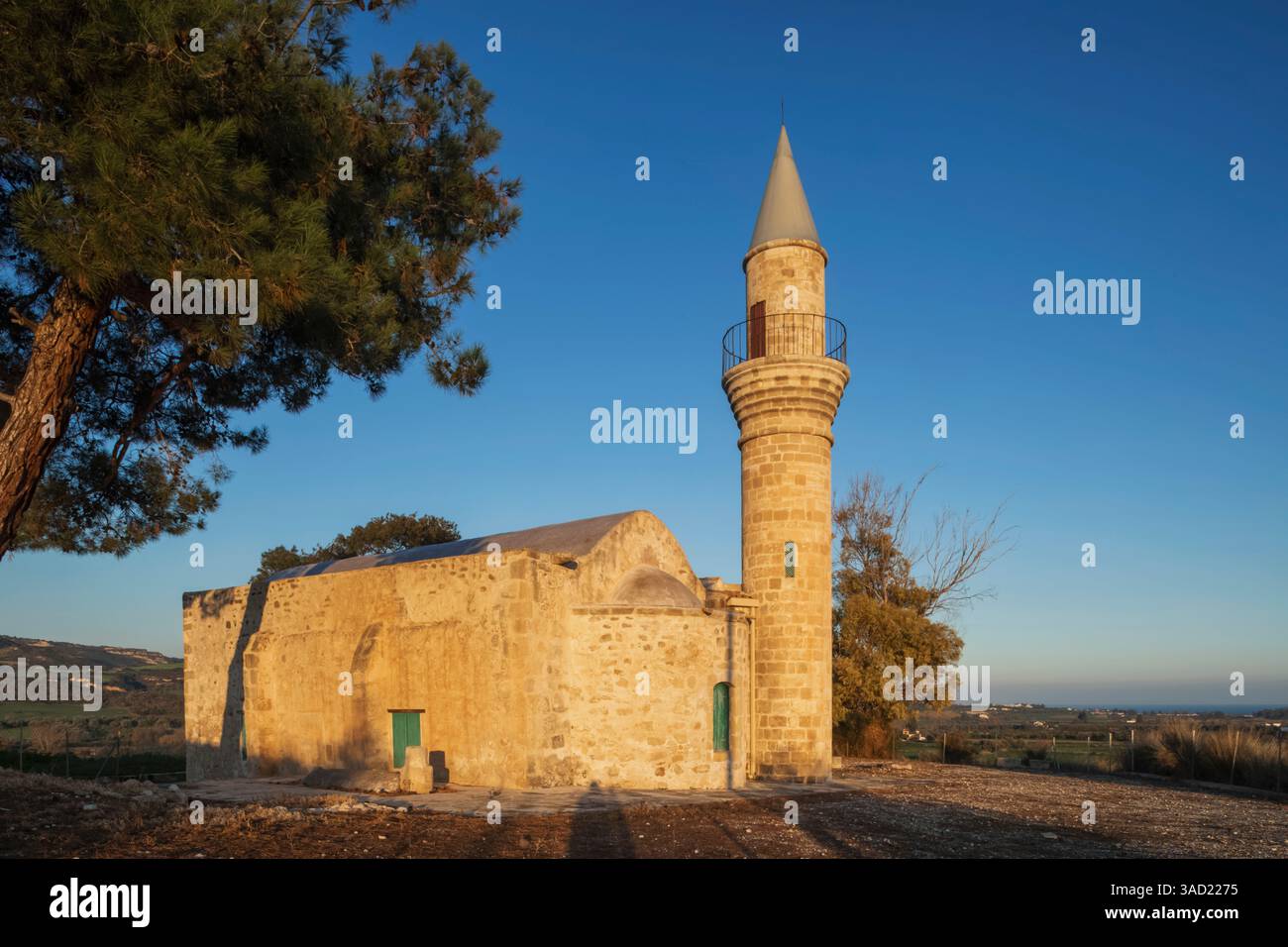 Small mosque hi-res stock photography and images - Alamy