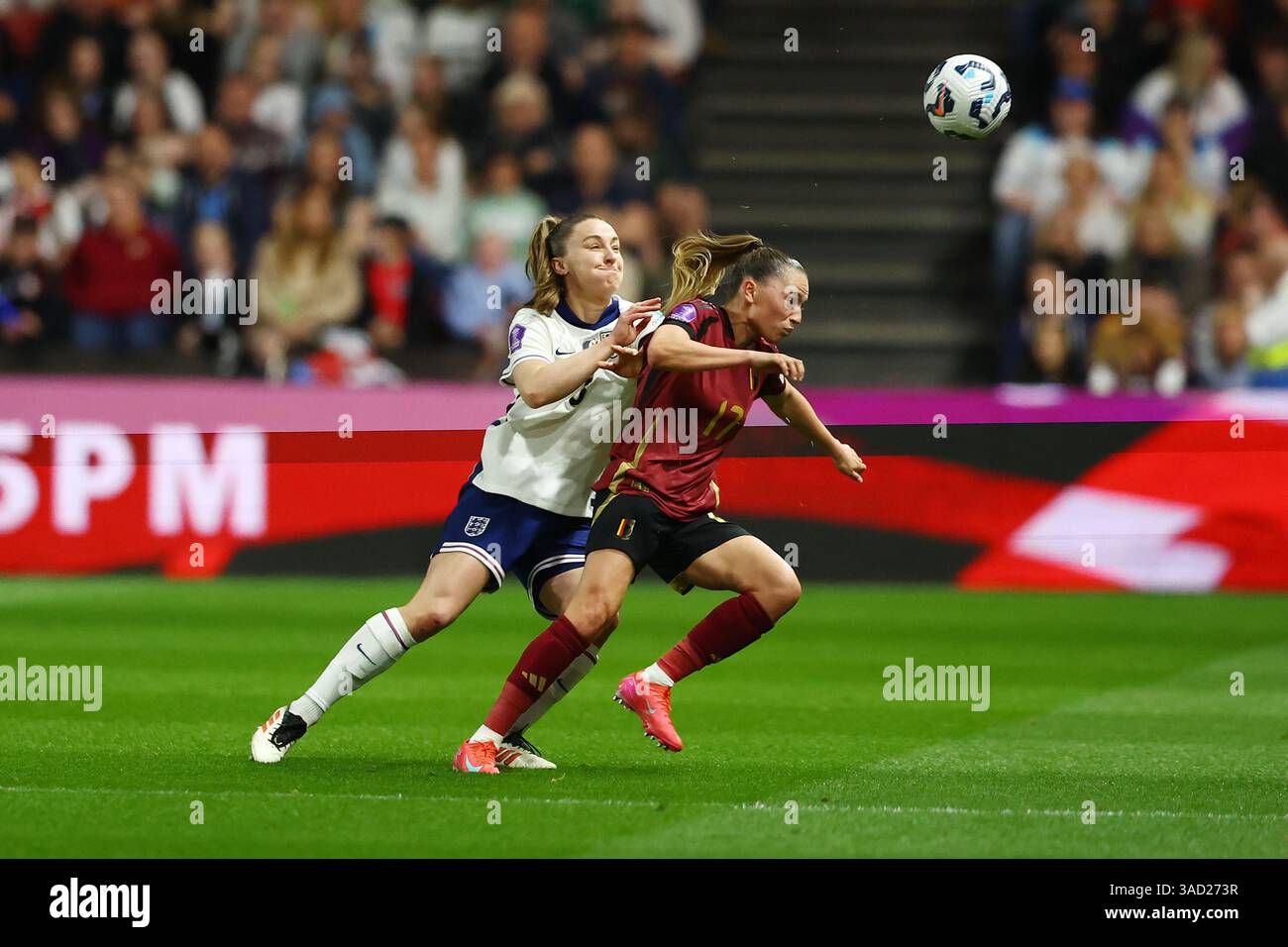 Bristol, England, 4th April 2025. Niamh Charles of England battles for ...