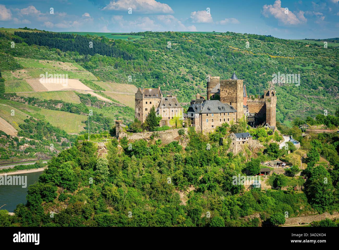 Schönburg Castle near Oberwesel, medieval Rhine romance on the Middle ...