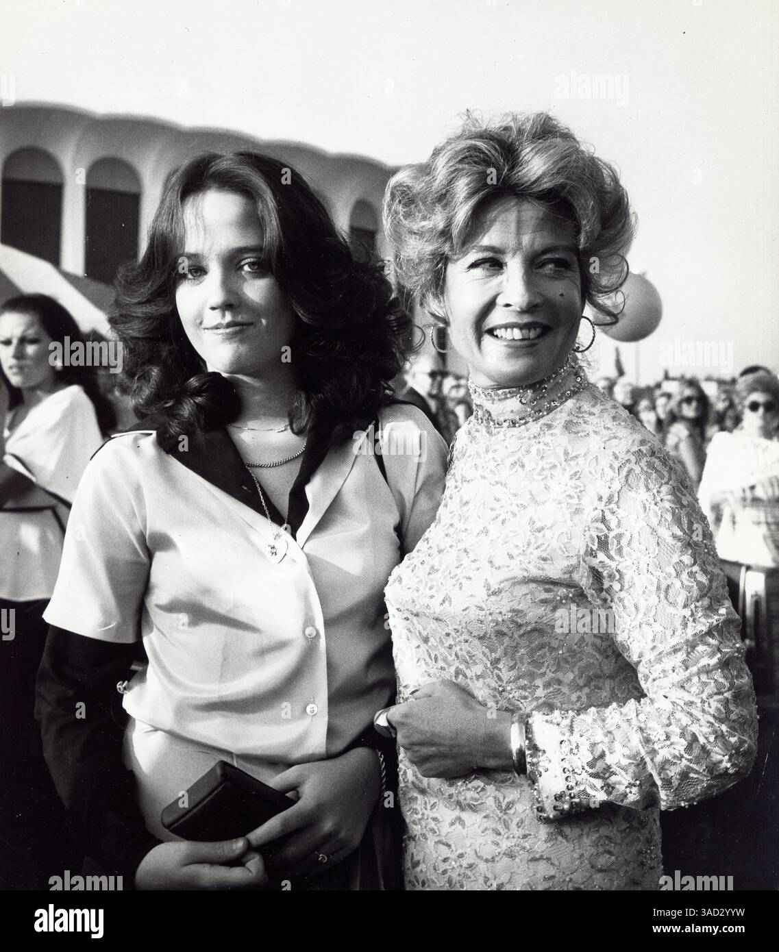 Sept. 23, 2011 - GLORIA DEHAVEN with her daughter Faith Fincher.(Credit ...