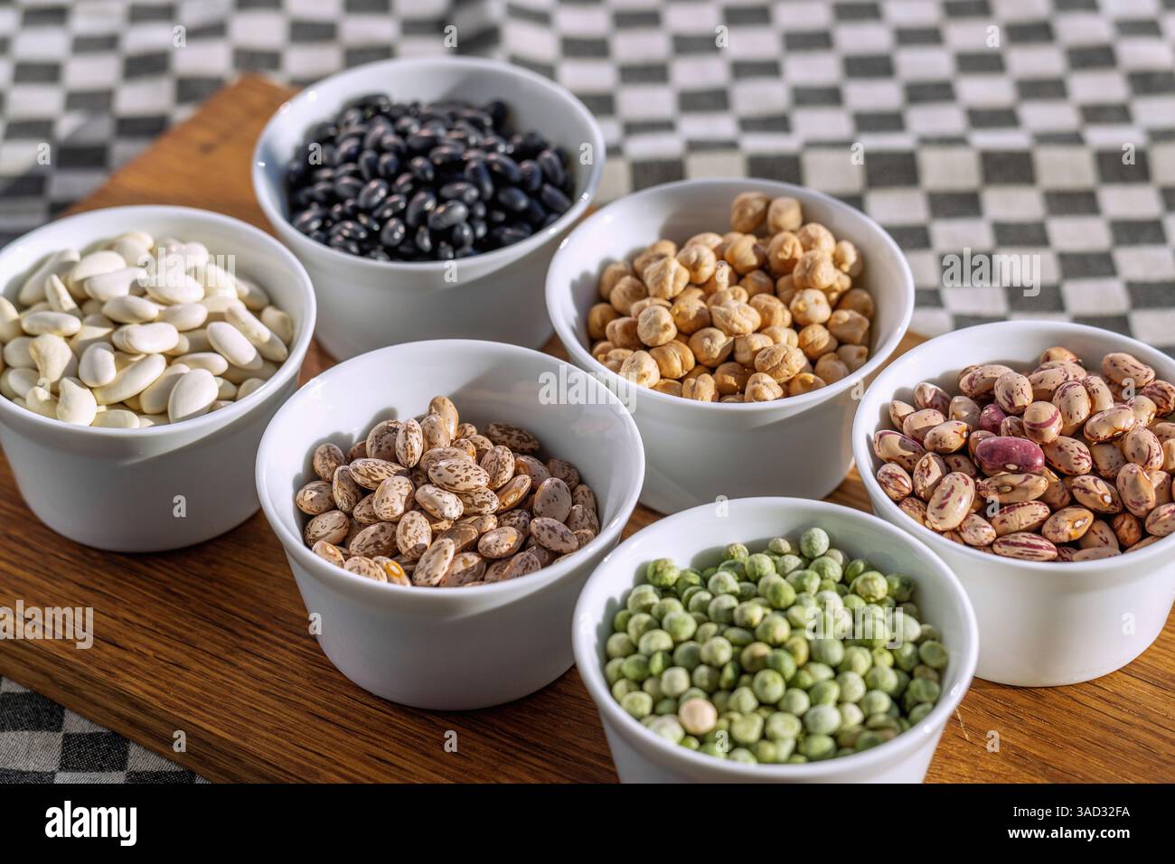 6 types of dried beans and peas hi-res stock photography and images - Alamy