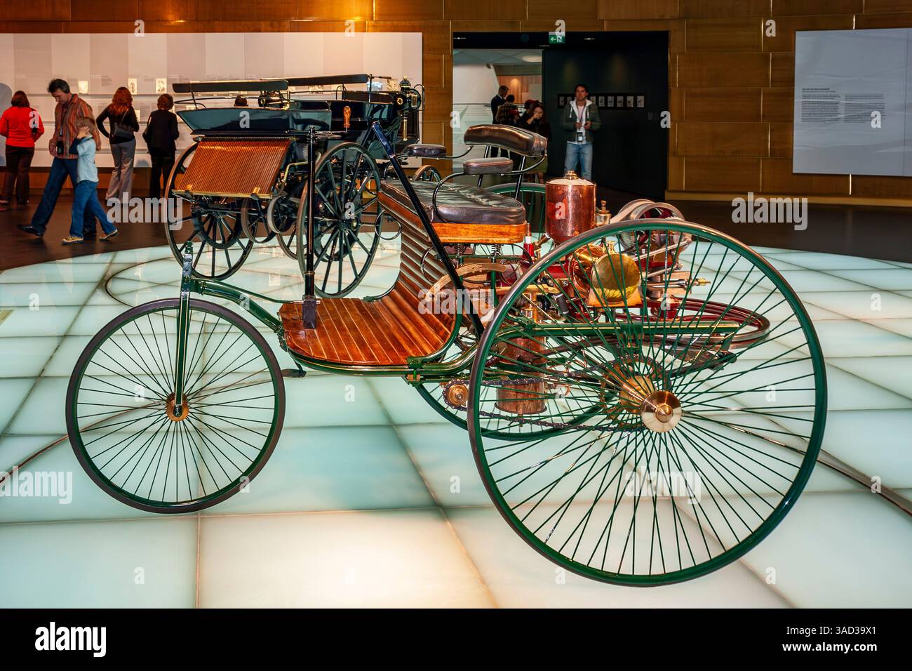 Germany, Baden-Württemberg, Stuttgart-Untertürkheim, Mercedes-Benz ...