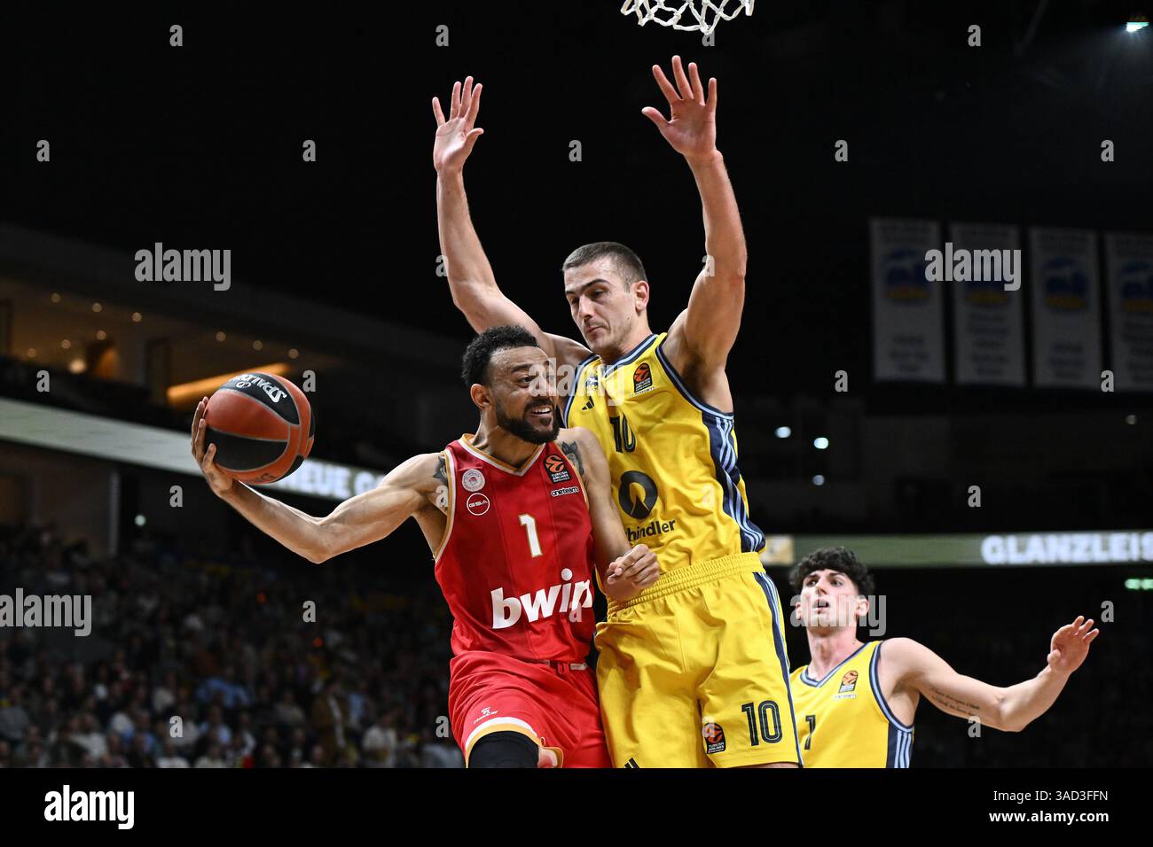 Berlin, Deutschland. 04th Apr, 2025. Nigel Williams-Goss (Olympiacos ...