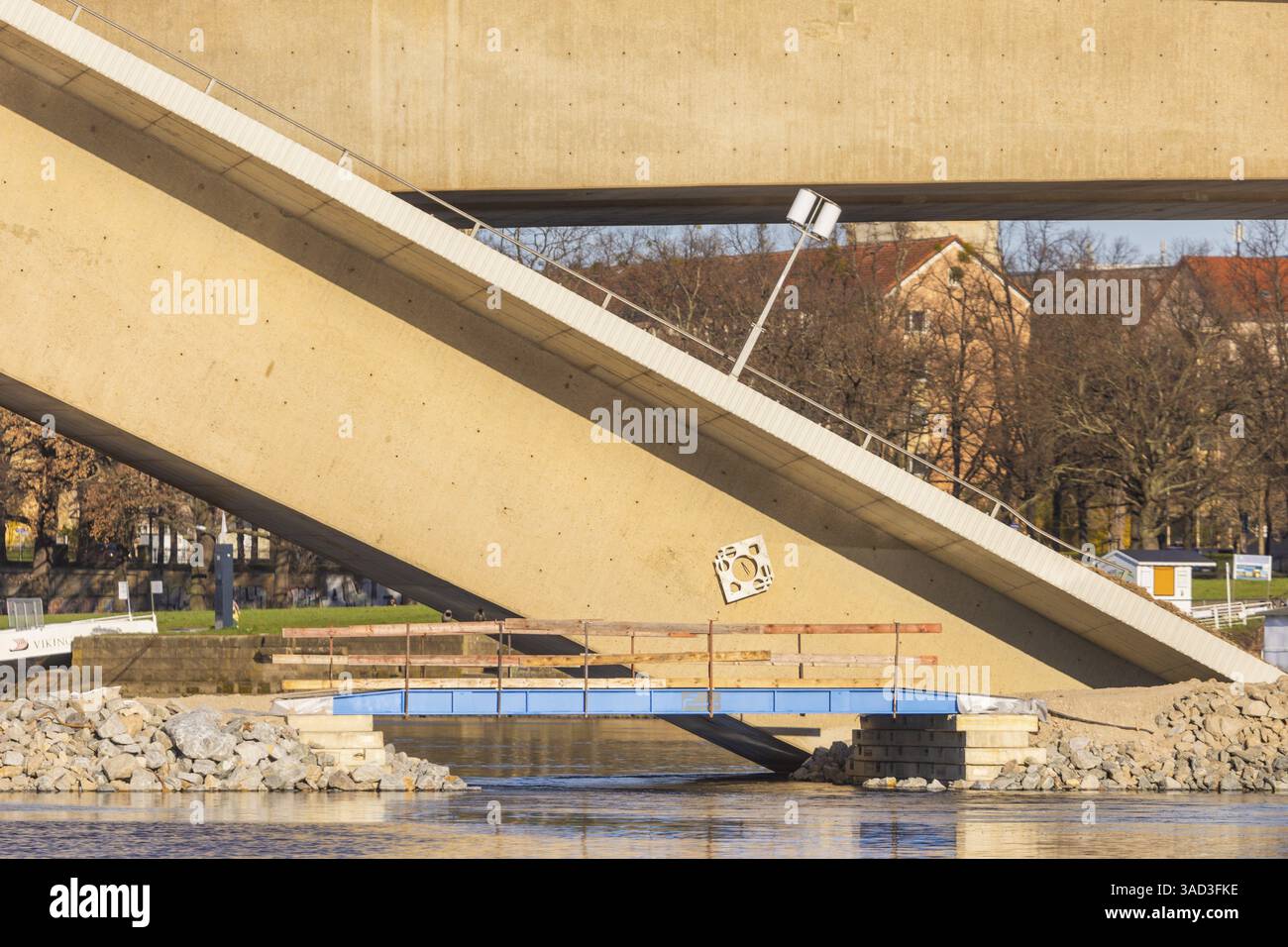 Following the partial collapse of the Carola Bridge, demolition work is ...