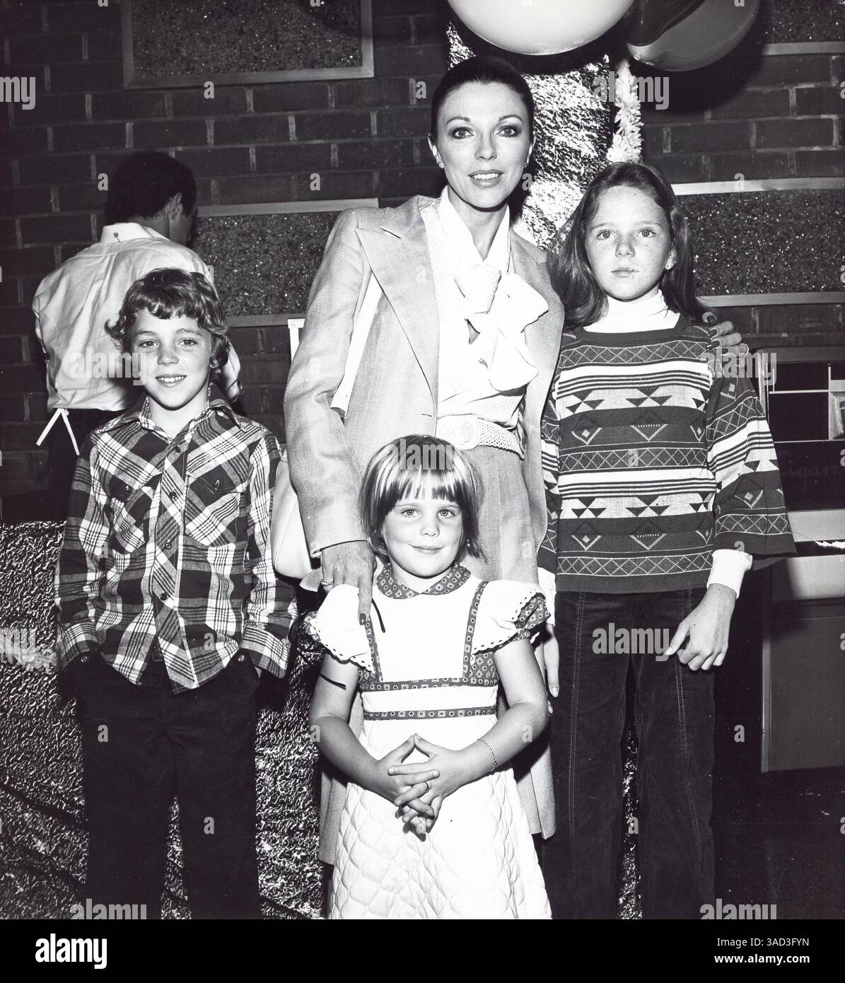 Anthony newley joan collins tara sacha hi-res stock photography and ...