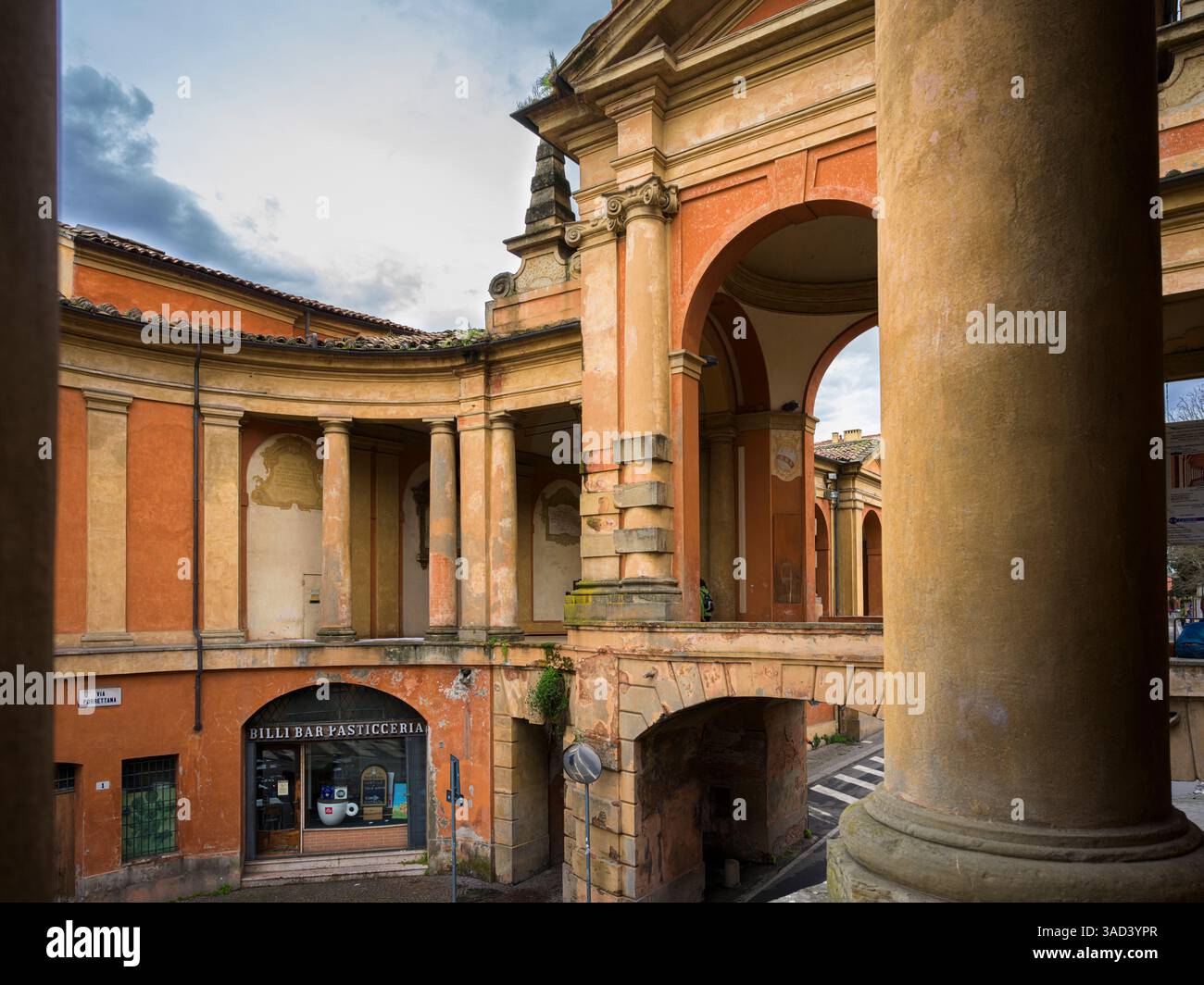 Italy, Bologna, Arco del Meloncello, pilgrimage route to San Luca Stock ...