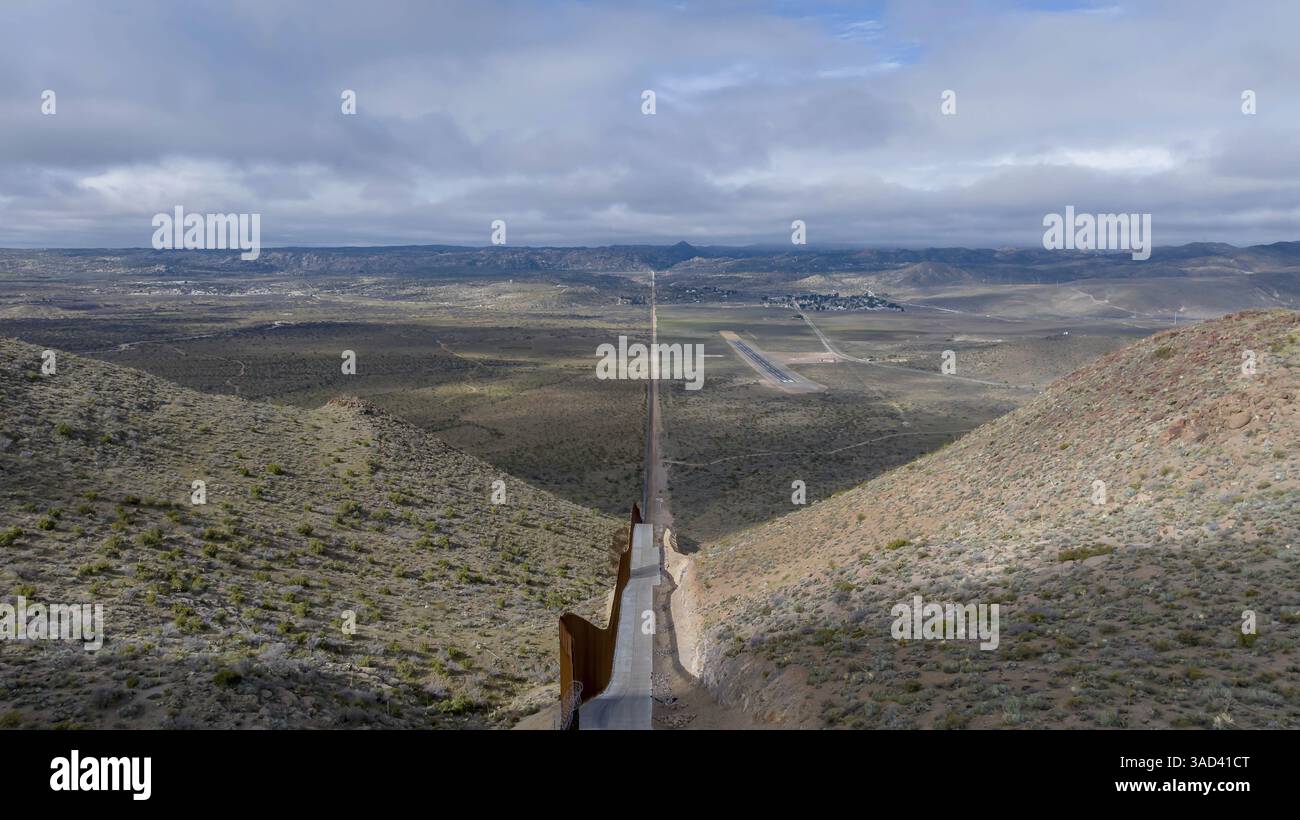 Jacumba Hot Springs border wall in California fortifies the US-Mexico ...
