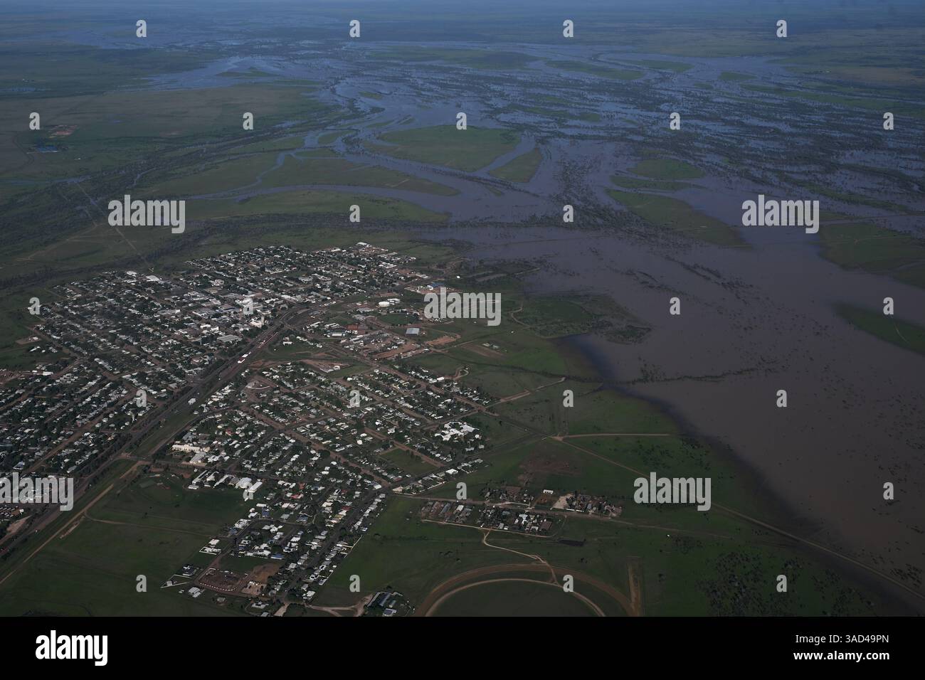 Longreach, Australia. 05th Apr, 2025. Ariel view of flood waters around ...