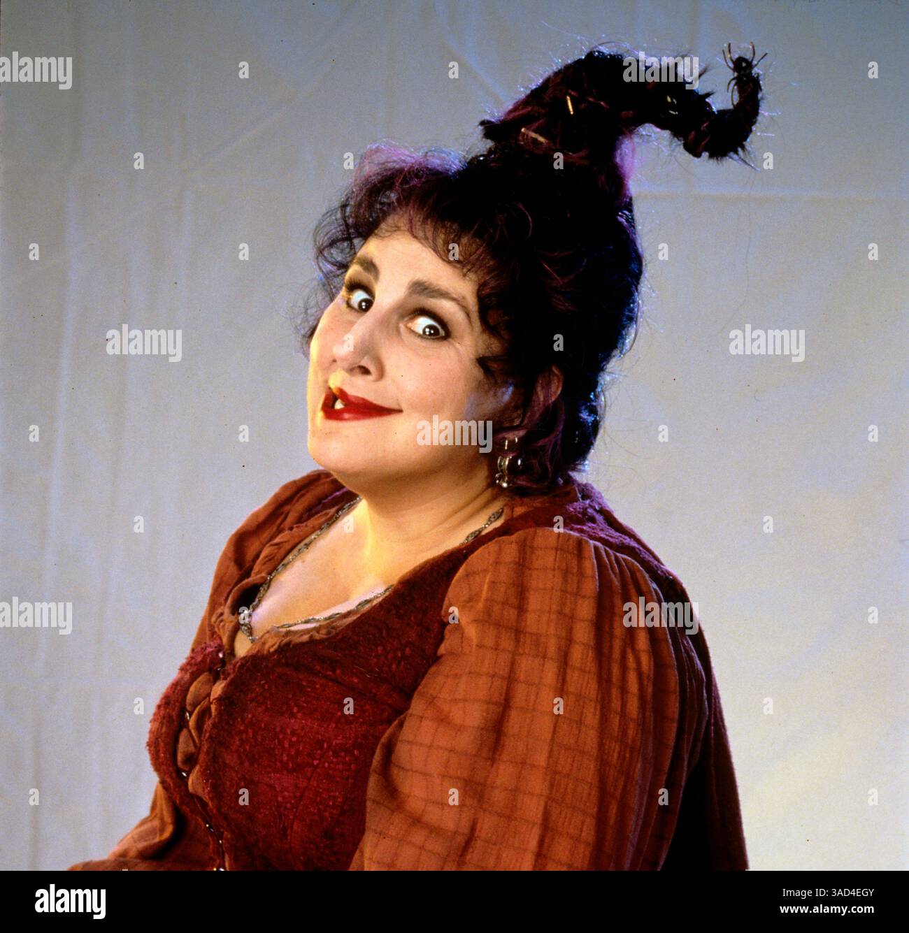 Film still / Publicity still from "Hocus Pocus" Kathy Najimy 1993 Walt ...
