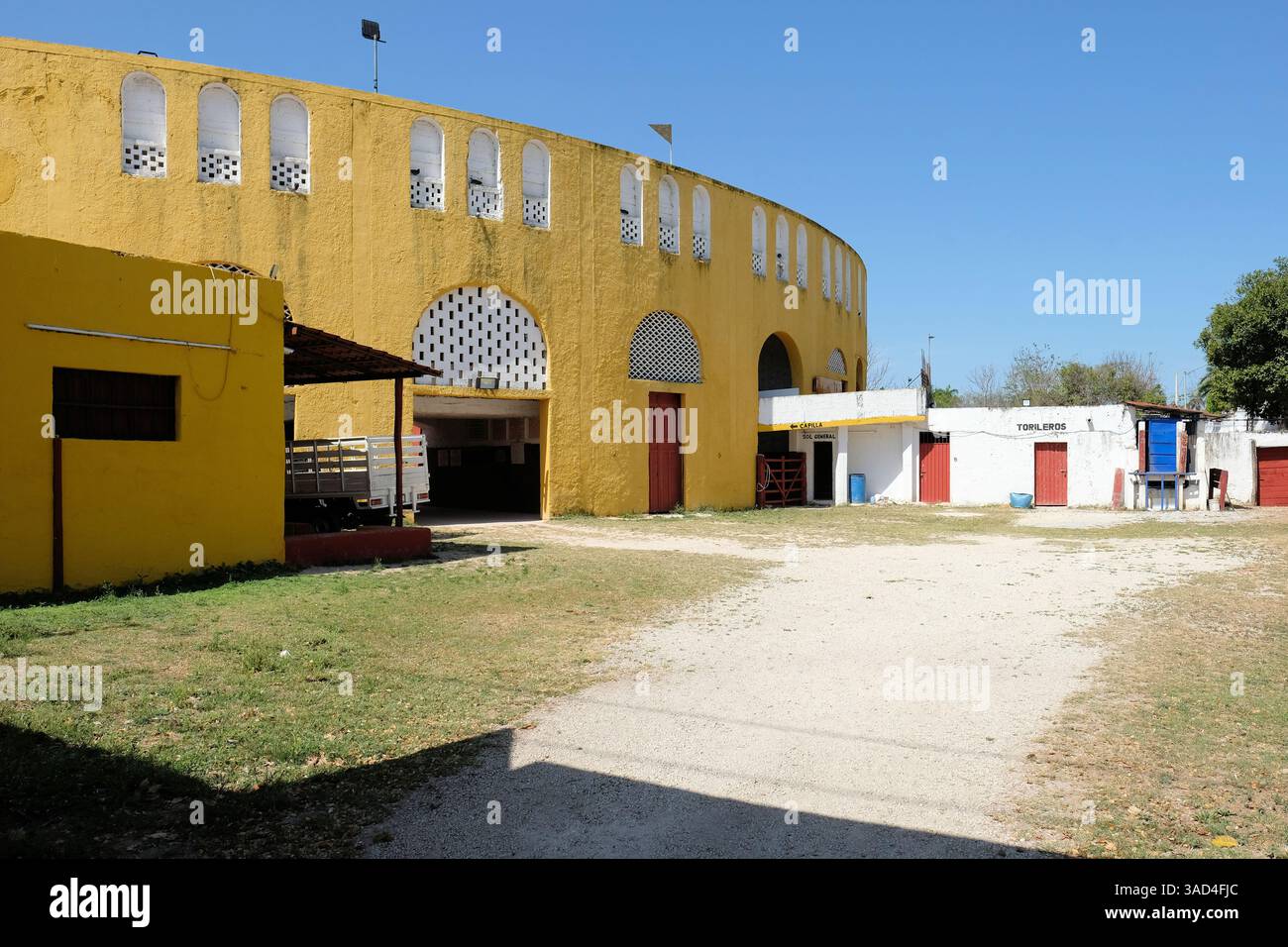 Monumental de merida hi-res stock photography and images - Alamy