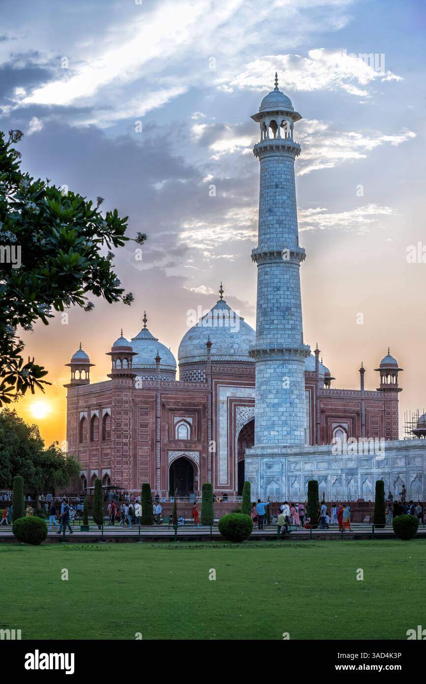 India, Uttar Pradesh, Agra. Taj Mahal, side vertical view of Main gate ...