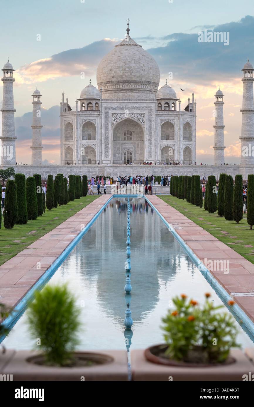 India, Uttar Pradesh, Agra. Taj Mahal, vertical view of Taj Mahal at ...
