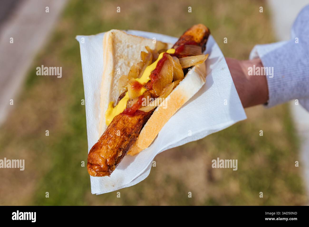 Sausage Sizzle BBQ in Australia Stock Photo - Alamy