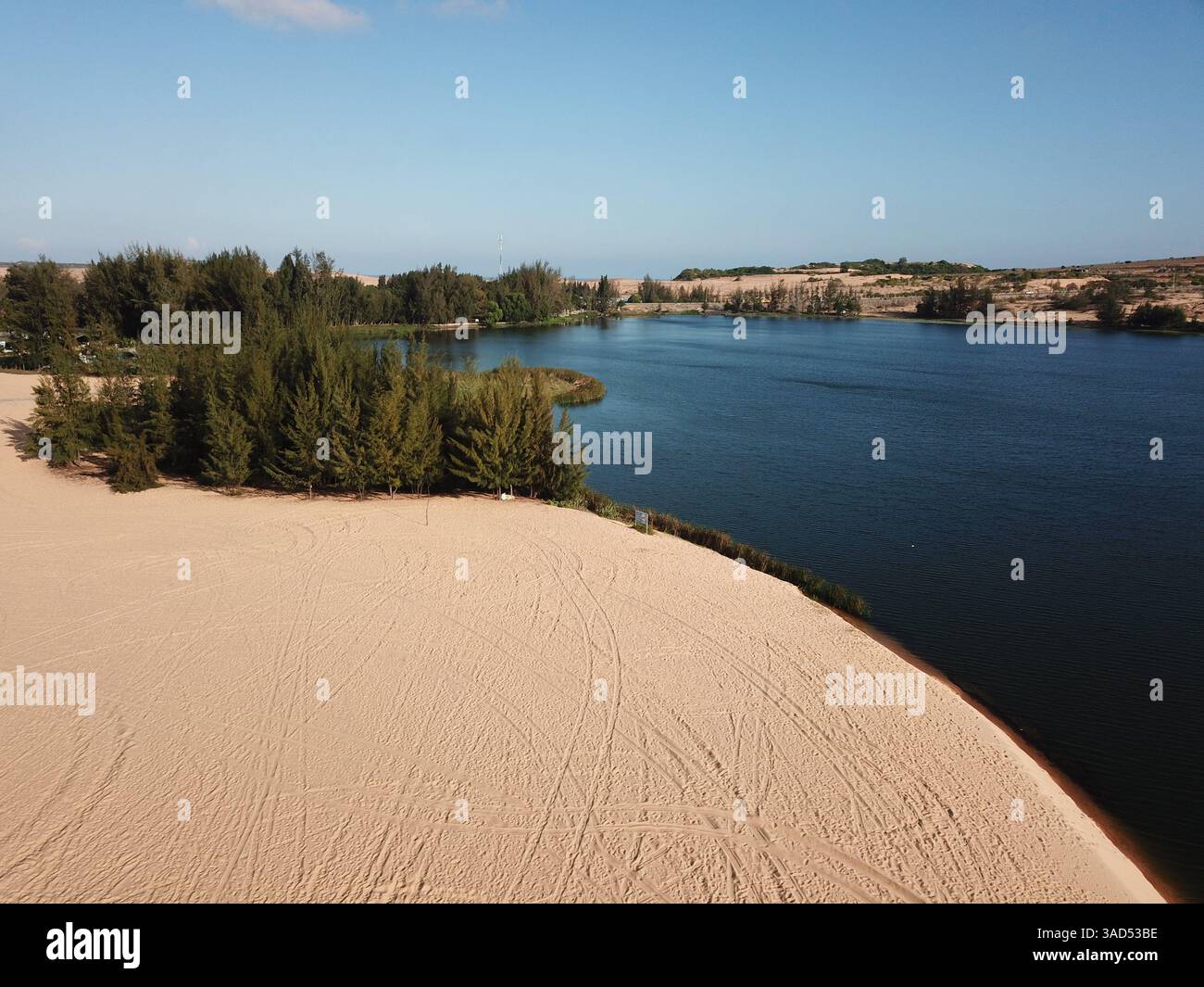 Bau Trang Tourist Area, Mui Ne - The magnificent little desert. Bau ...