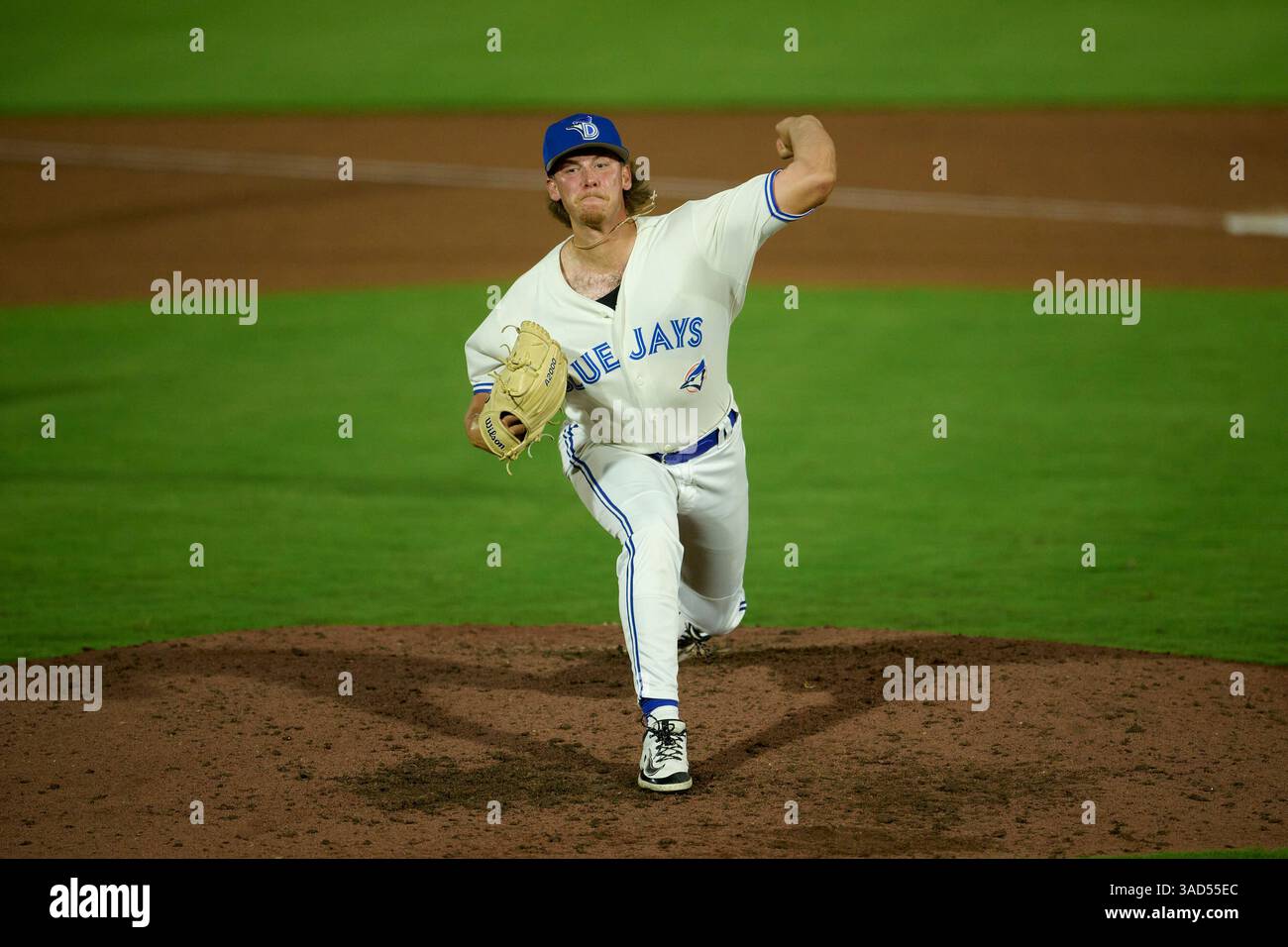 Dunedin Blue Jays pitcher Javen Coleman (25) delivers a pitch during an ...