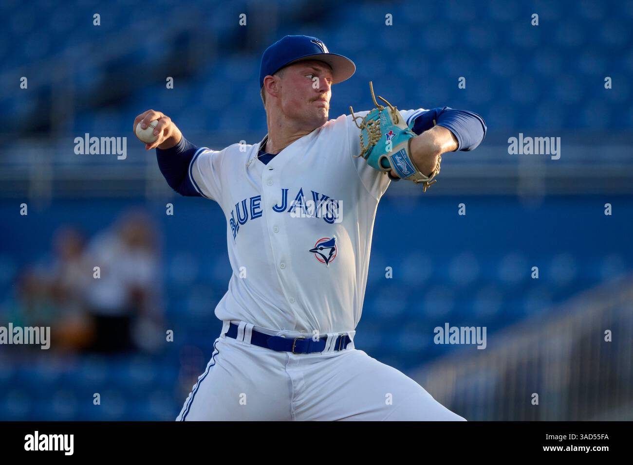Dunedin Blue Jays pitcher Khal Stephen (14) delivers a pitch during an ...