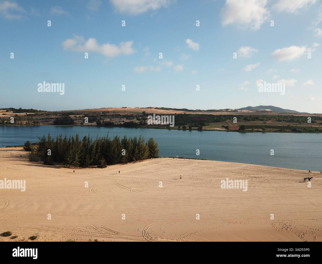 Bau Trang Tourist Area, Mui Ne - The magnificent little desert. Bau ...