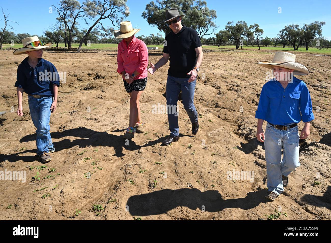 Longreach, Australia. 05th Apr, 2025. Australian Prime Minister Anthony ...