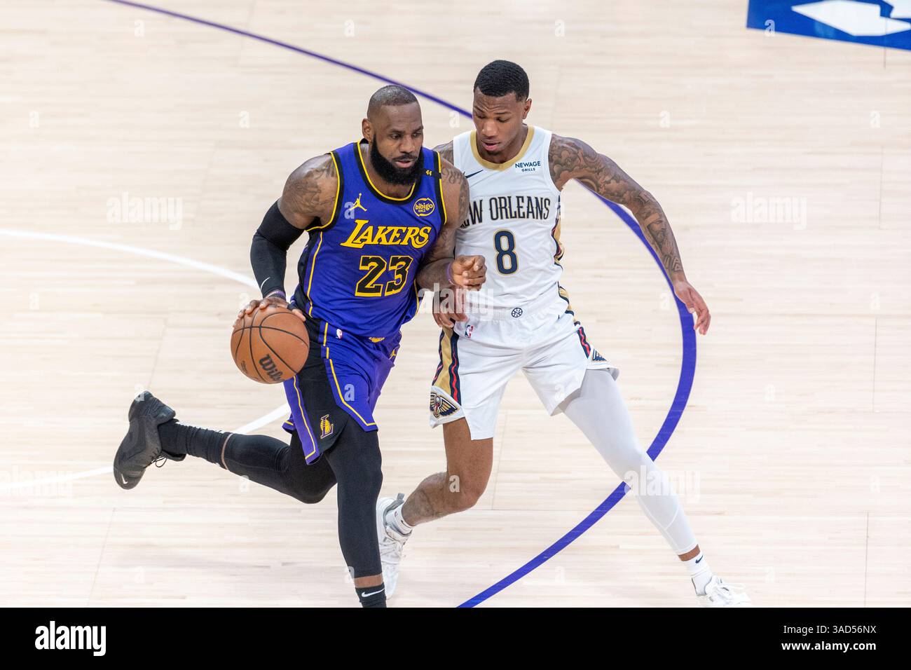 Los Angeles Lakers' LeBron James #23 drives against New Orleans ...