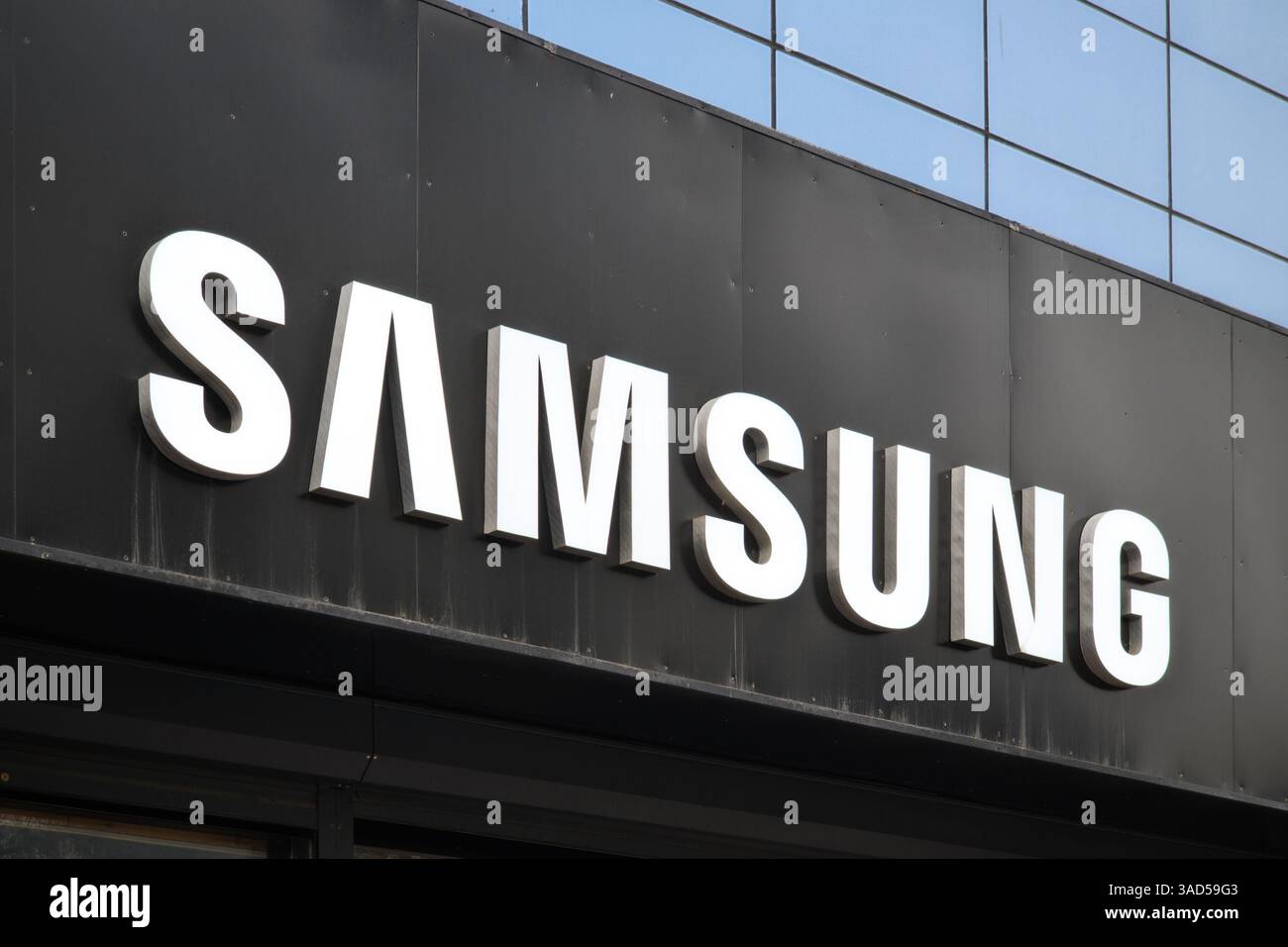 Samsung Signage on building at daytime Stock Photo - Alamy