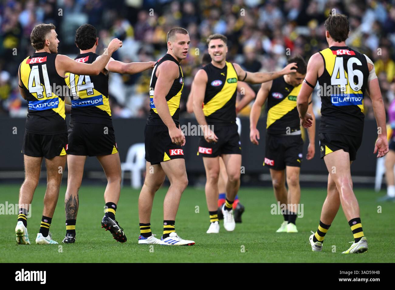 Melbourne, Australia. 05th Apr, 2025. Sam Lalor of Richmond (centre ...