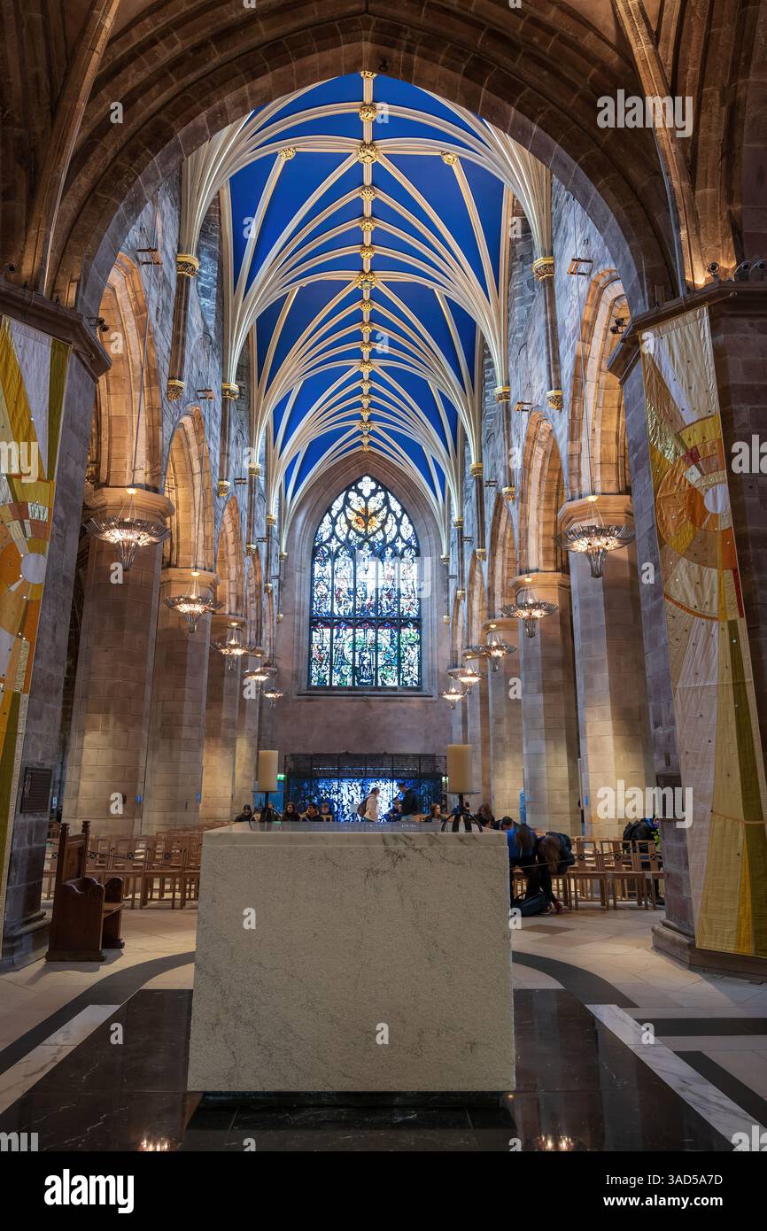 Tierceron rib vault in St. Giles Cathedral interior in Edinburgh ...