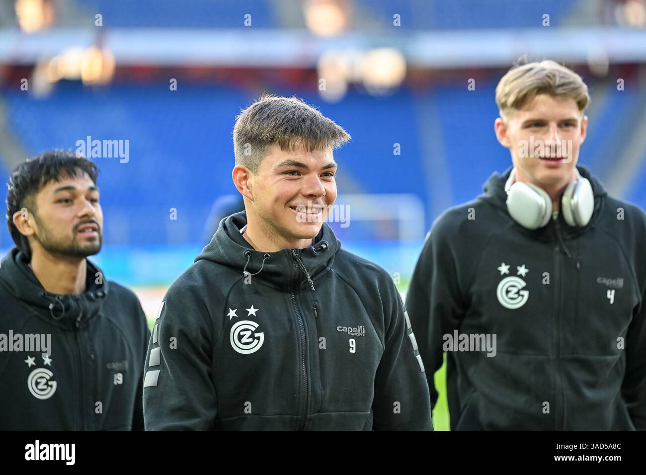 Nikolas Muci (Grasshopper Club Zuerich, #09) in der Bildmitte. Im ...
