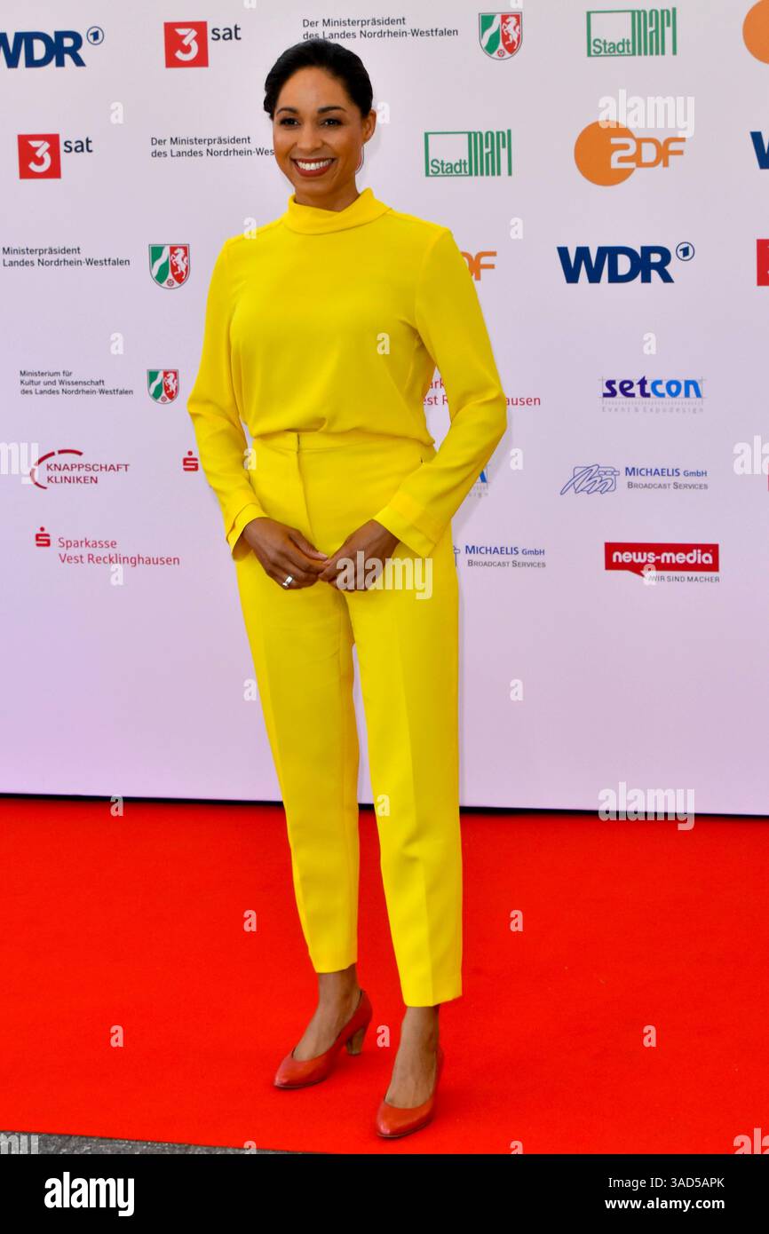 Jana Pareigis ZDF Heute Moderatorin ganz in gelb zu Gast bei der ...