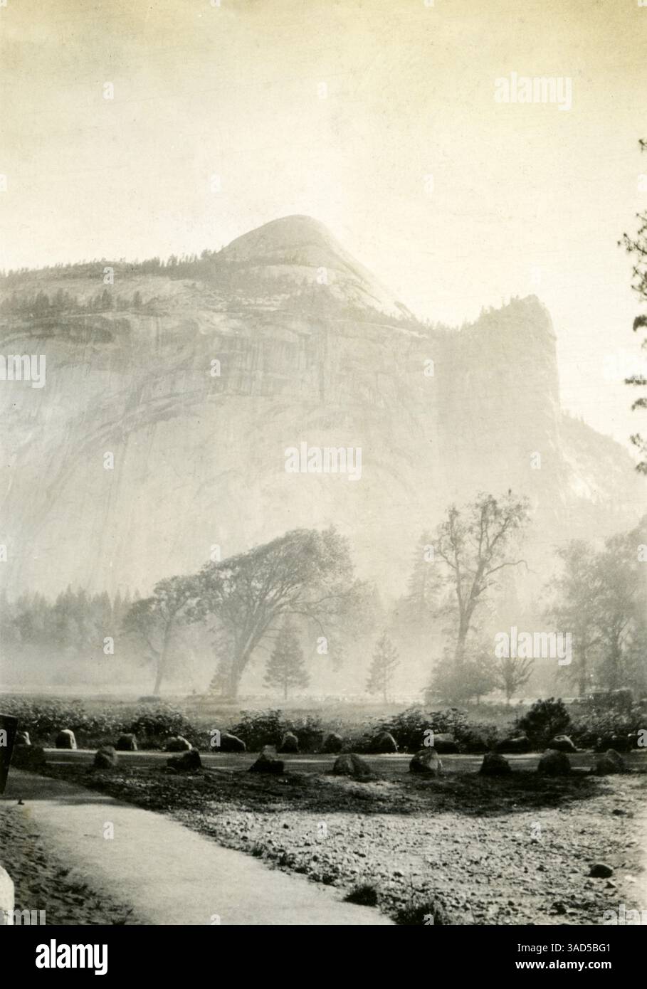 The North Dome hike in Yosemite Valley Indian Ridge, Yosemite National ...