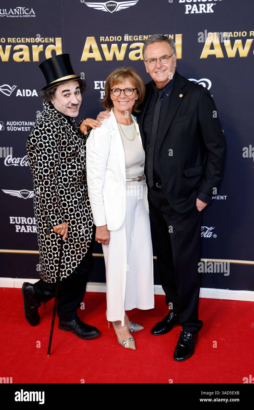 Albert de Paris, Marianne Mack und Roland Mack bei der Verleihung des ...