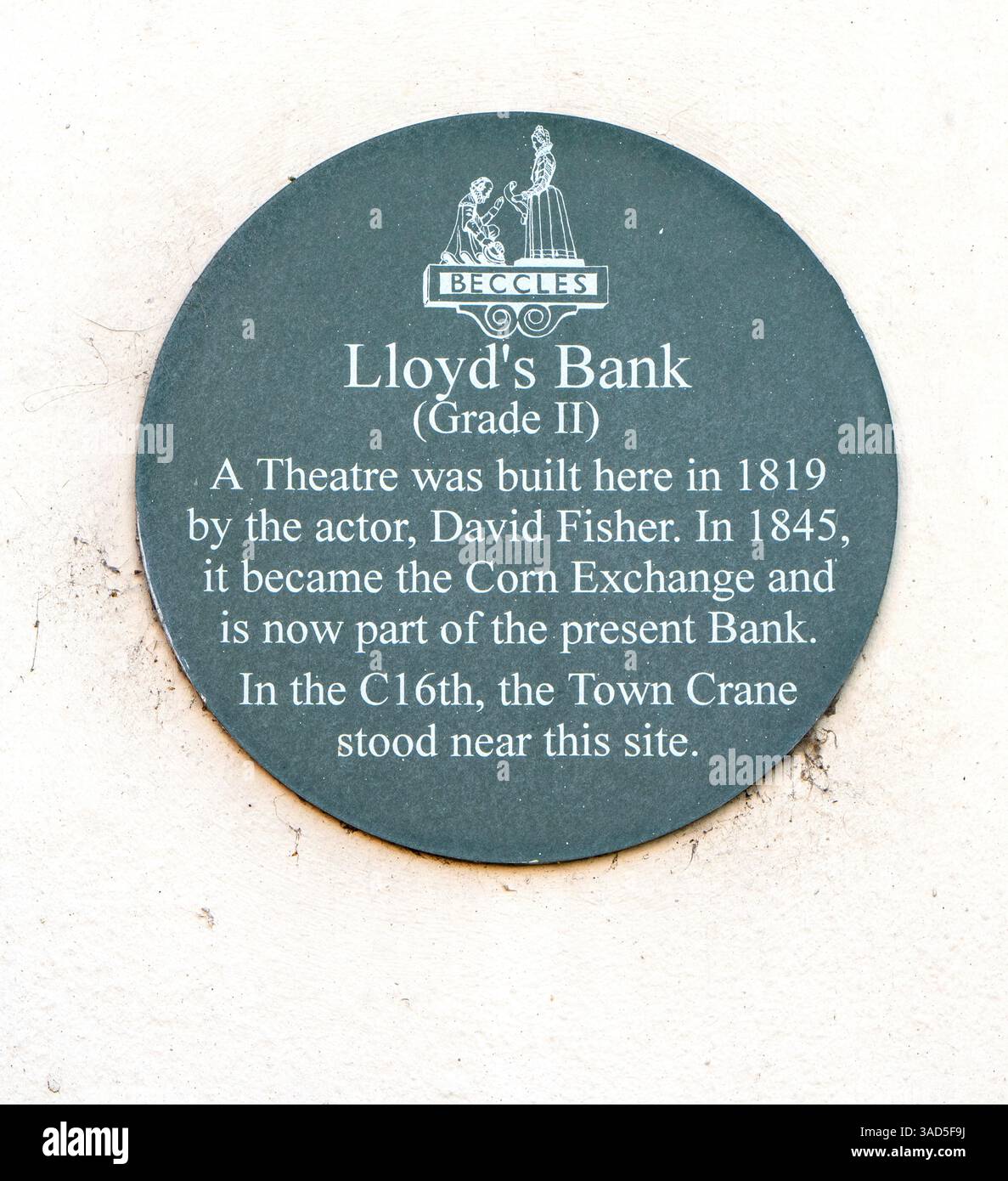 Green plaque commemorating the history of the Lloyd's Bank building in ...