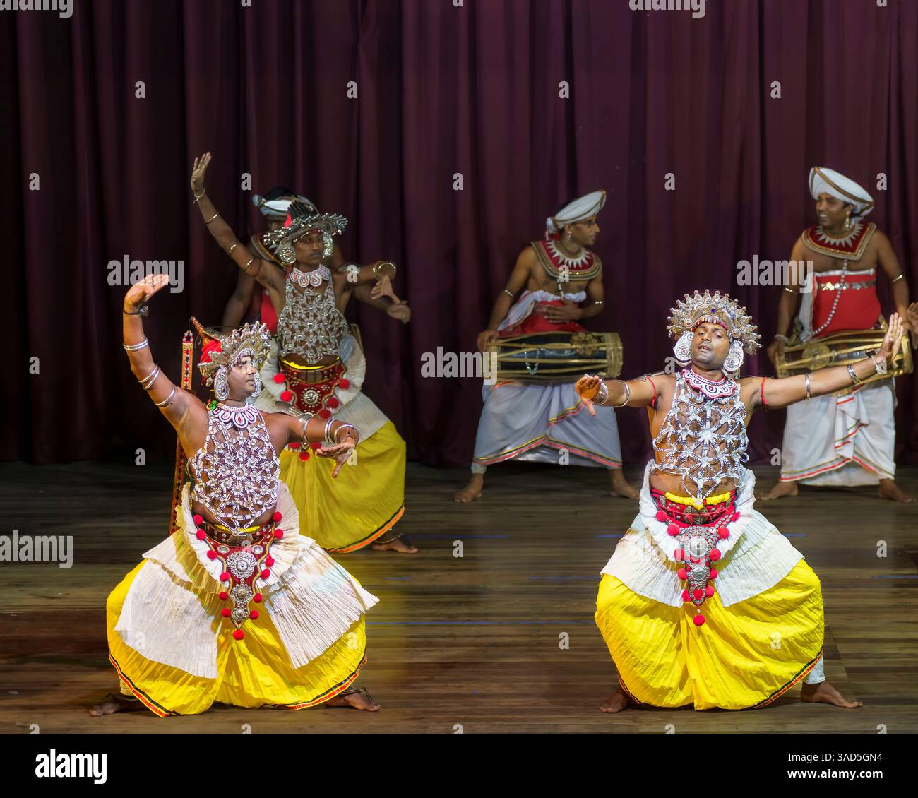 14.01.2025. Kandy, Sri Lanka. Traditional Kandyan dancers perform a cultural drum and dance ...