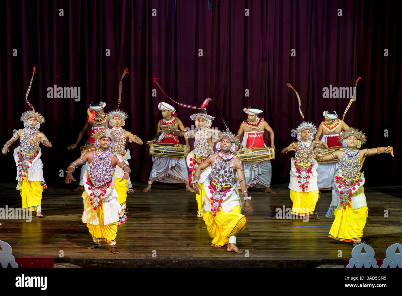 14.01.2025. Kandy, Sri Lanka. Traditional Kandyan dancers perform a cultural drum and dance ...