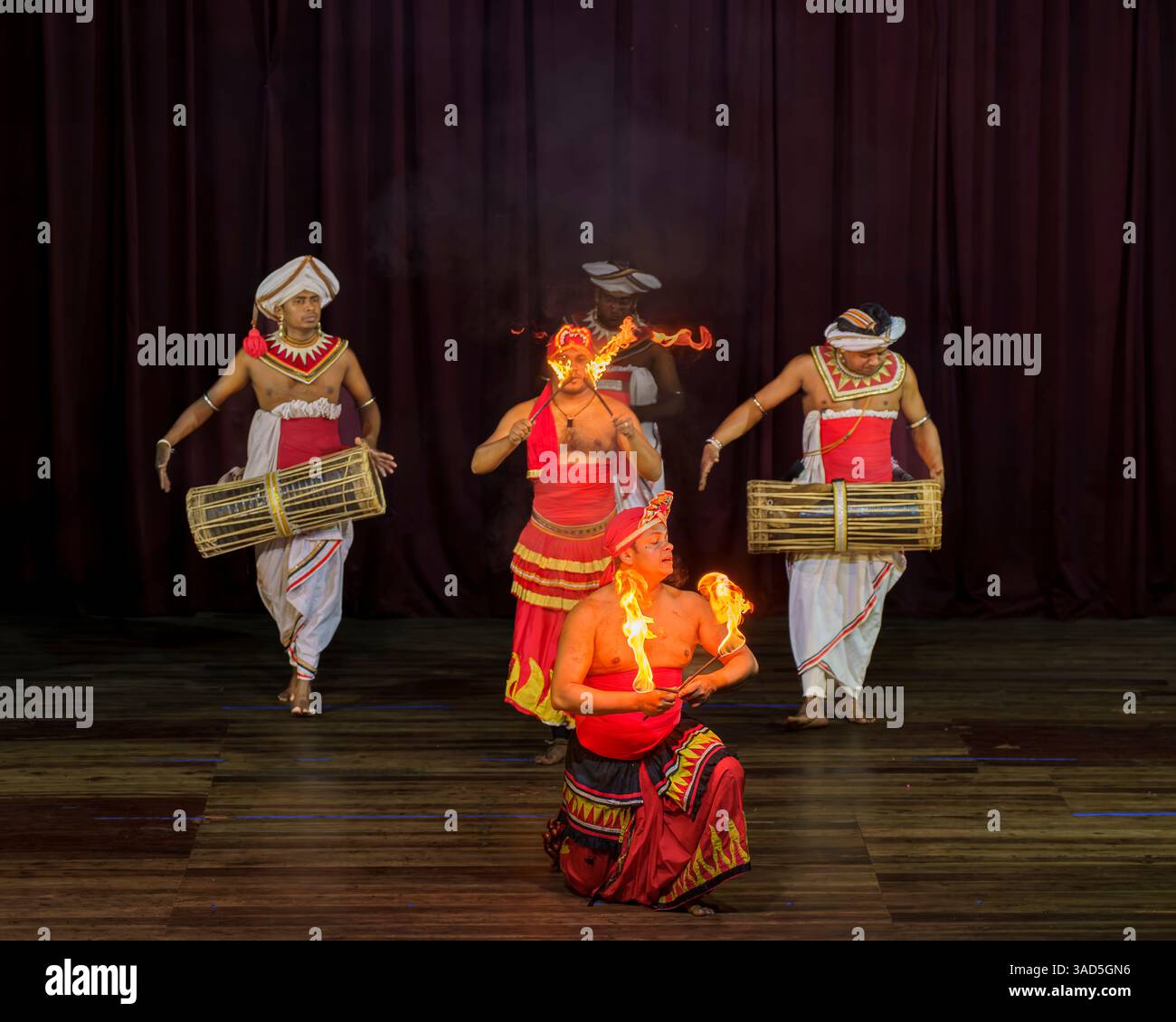 14.01.2025. Kandy, Sri Lanka. Traditional Kandyan dancers perform a ...