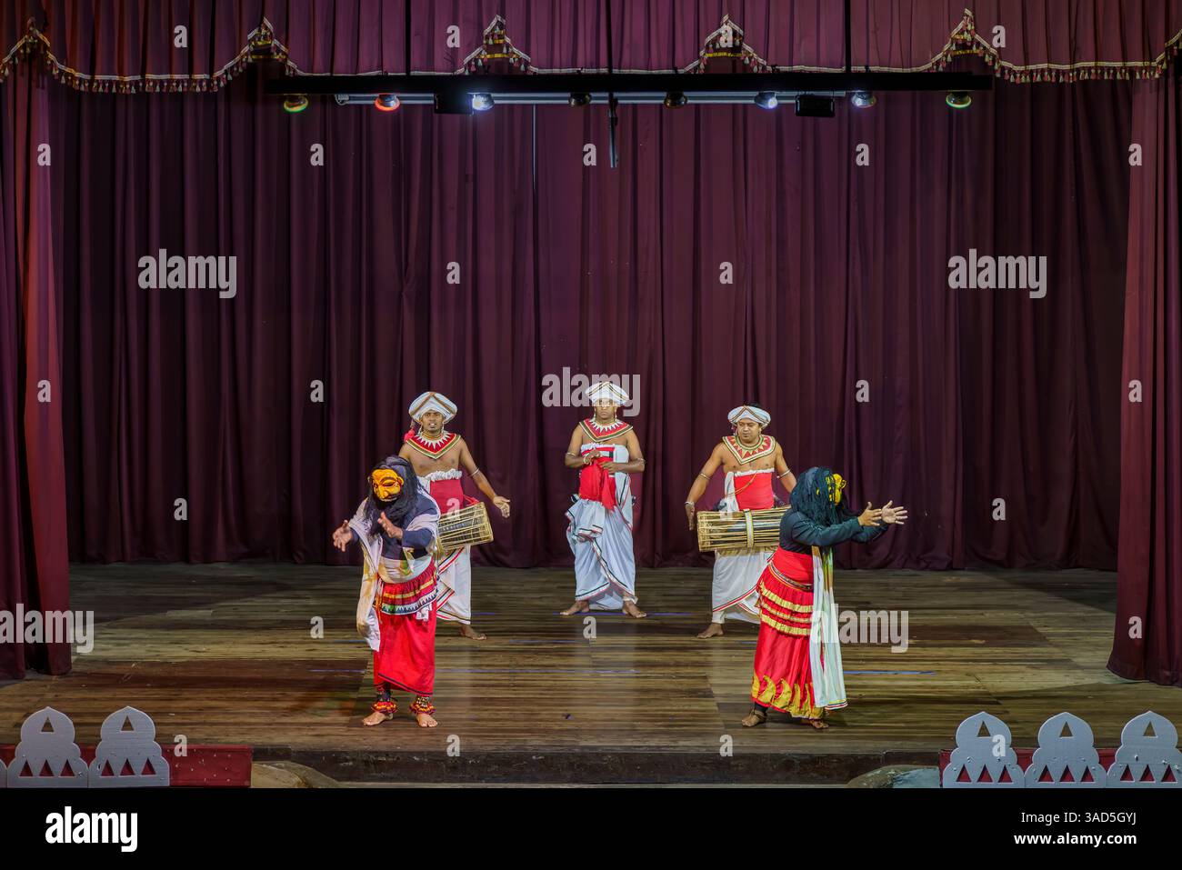 14.01.2025. Kandy, Sri Lanka. Traditional Kandyan dancers perform a cultural drum and dance ...