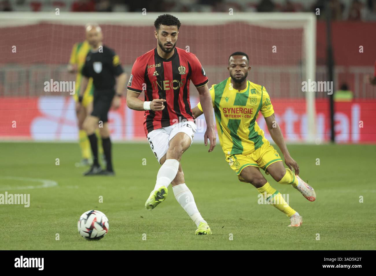 Mohamed Abdelmonem of Nice, Meschak Elia Lina of Nantes during the ...