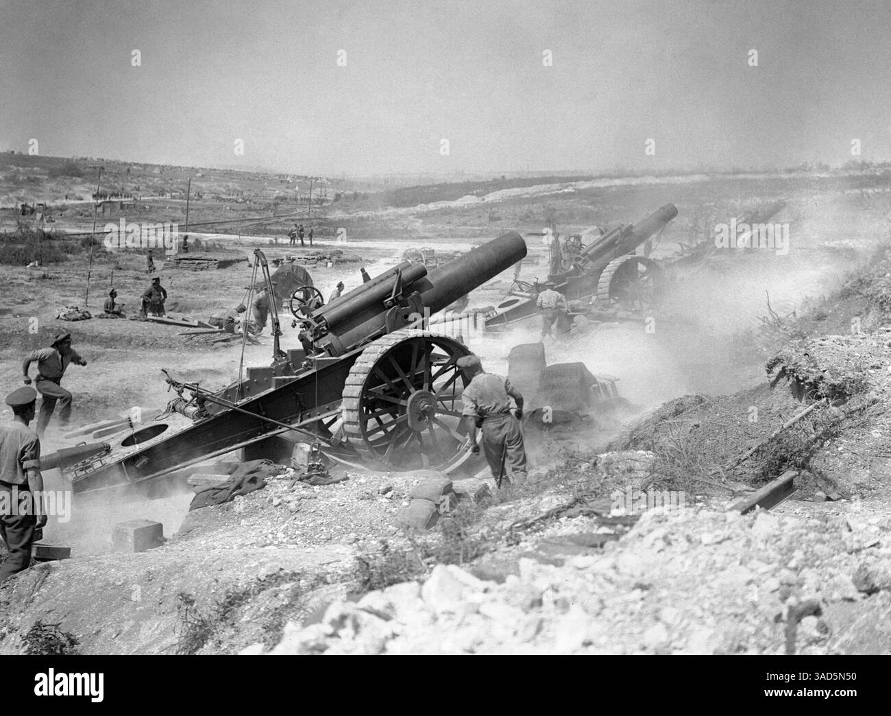 8-inch howitzers of the 39th Siege Battery, Royal Garrison Artillery ...