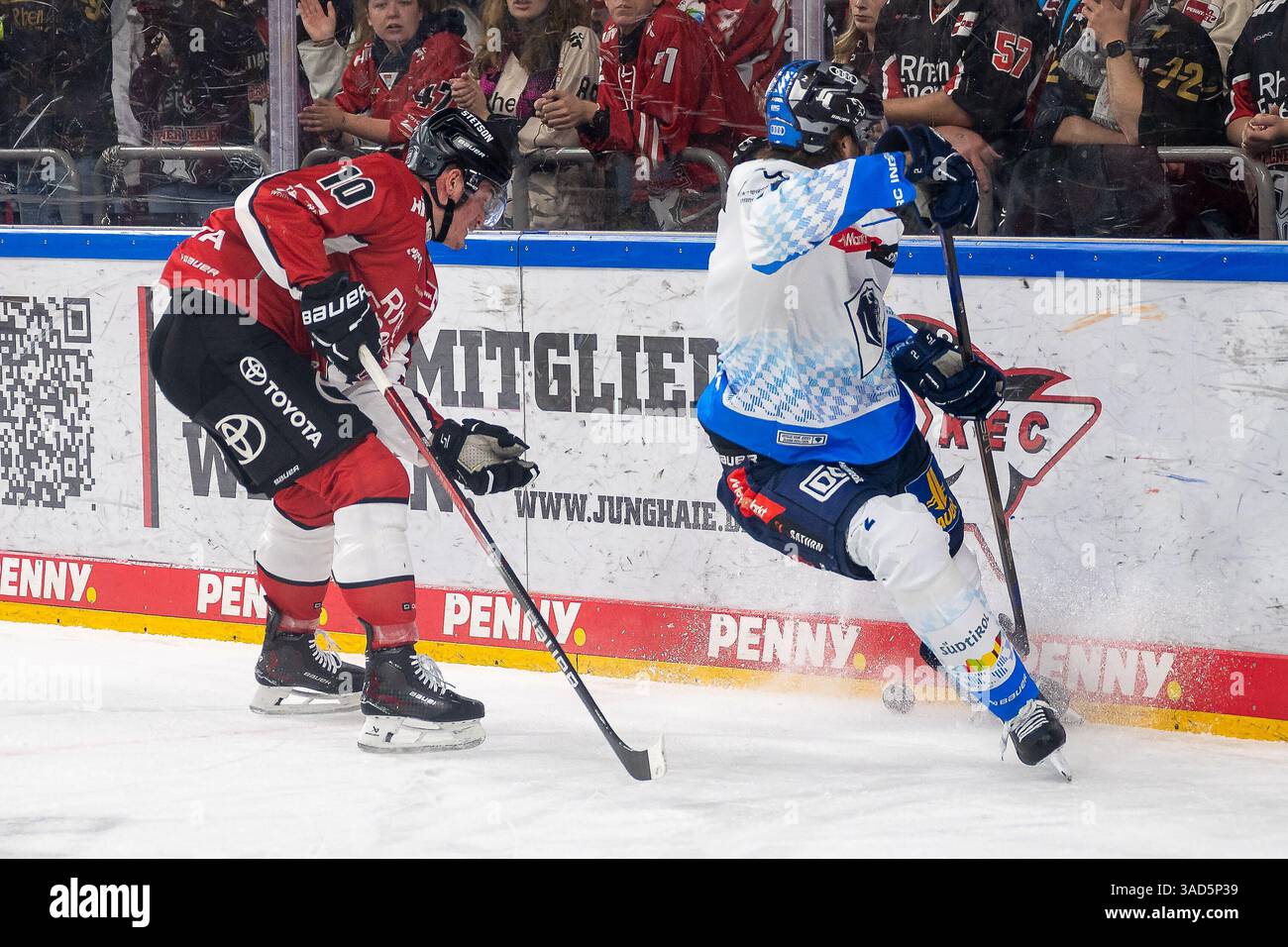 04.04.2025, Eishockey: Penny DEL, Saison 2024/2025, Halbfinale, Spiel 2 ...