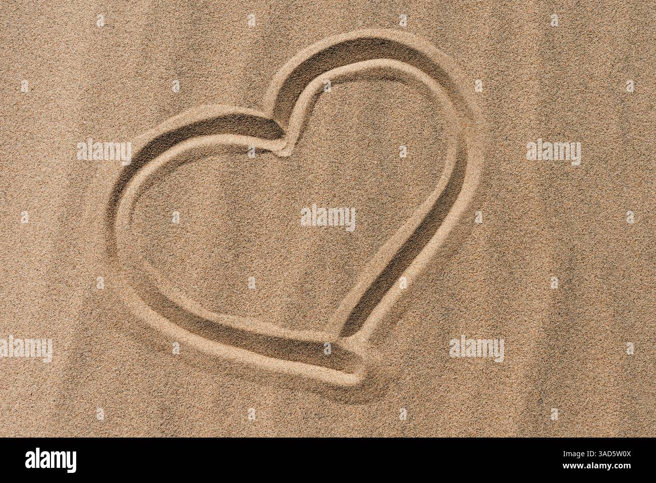 Close up hand drawing heart hi-res stock photography and images - Alamy