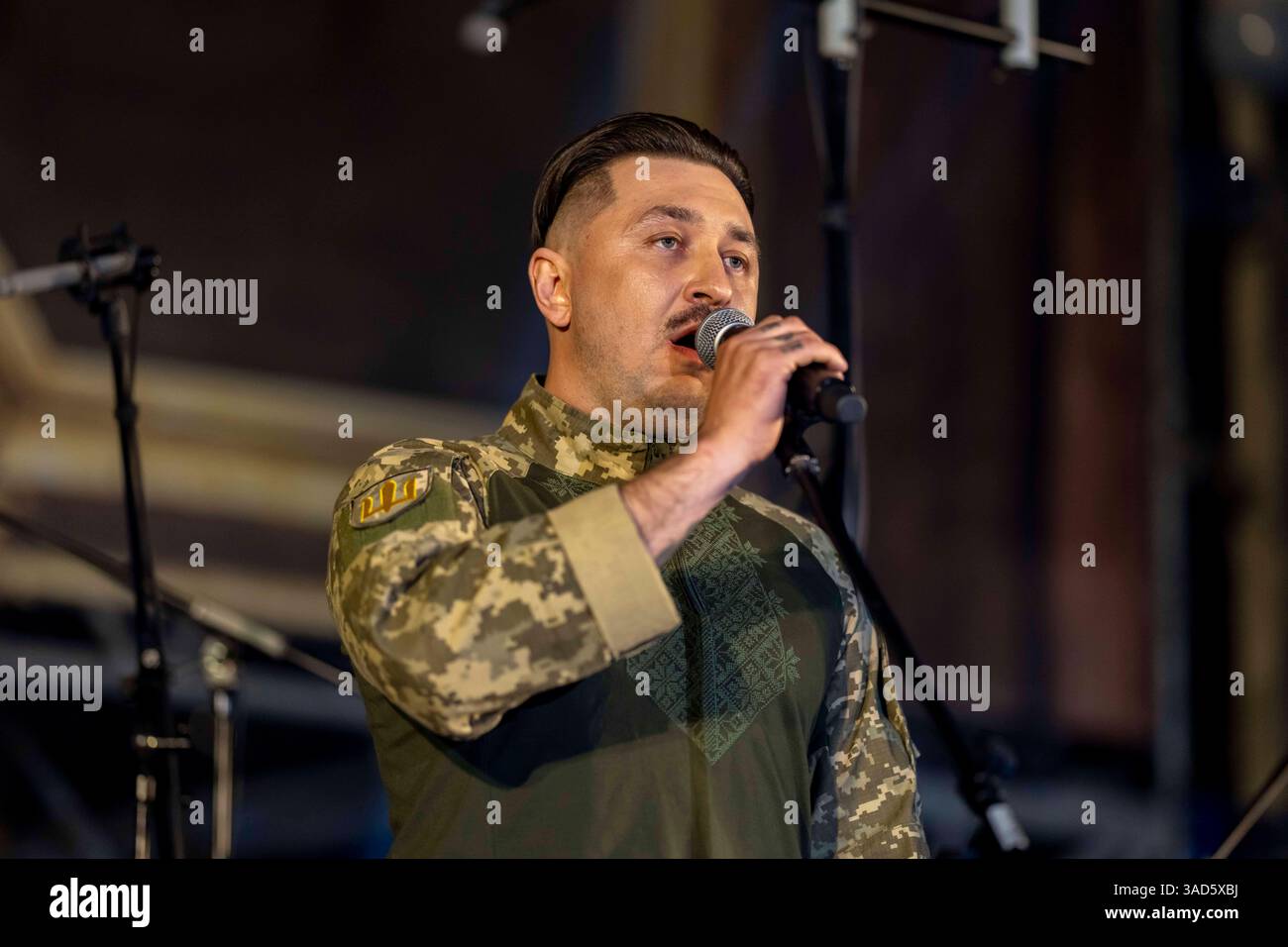 Sasha Boole Hey Brothers, the Opryshky in memory of Artem Kurka Dymyd ...