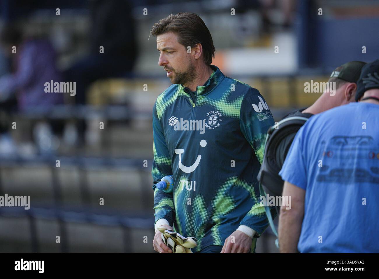 Tim Krul of Luton Town ahead of the Sky Bet Championship match Luton ...