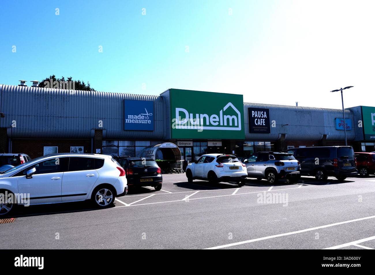 British home stores lighting hi-res stock photography and images - Alamy