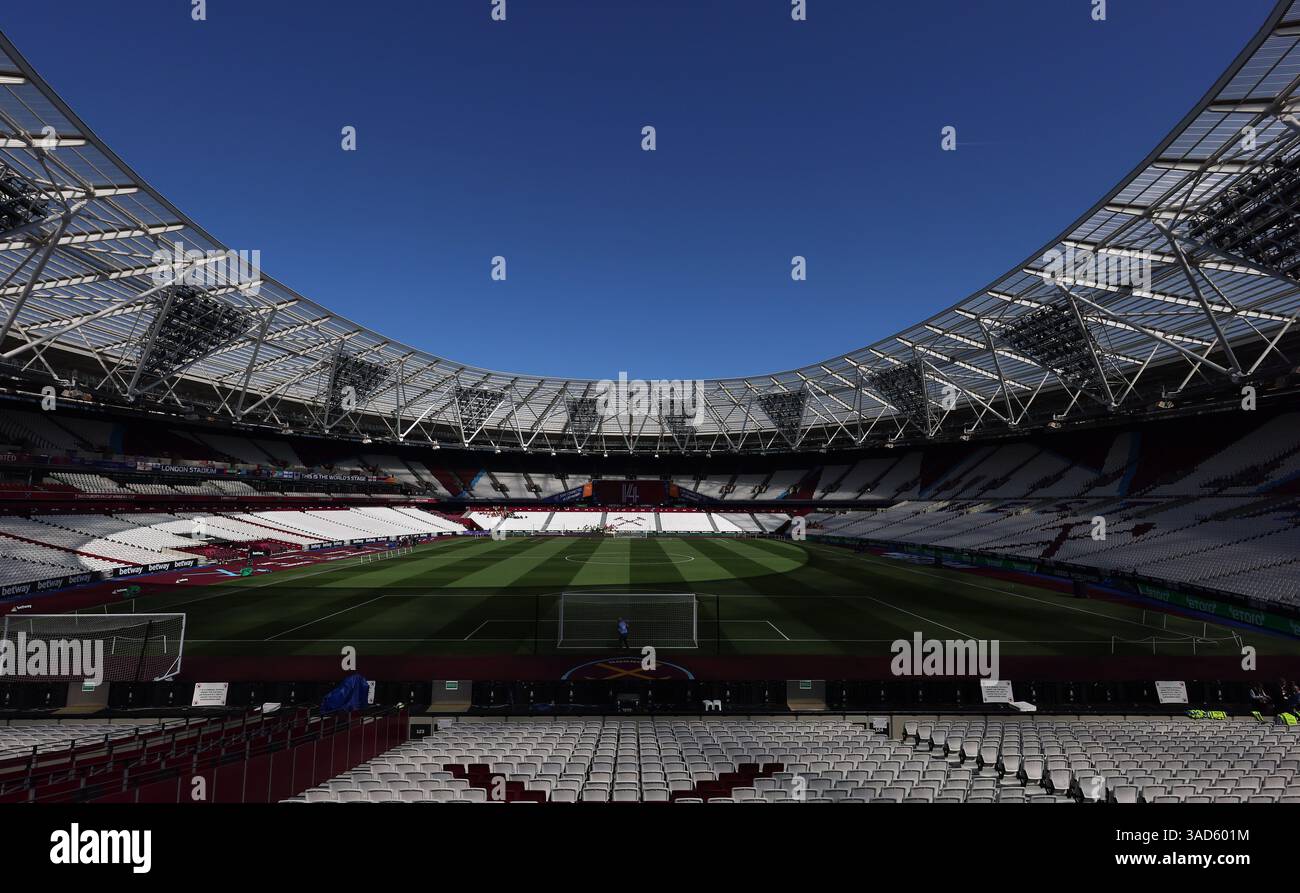 London Stadium, London, UK. 5th Apr, 2025. Premier League Football ...