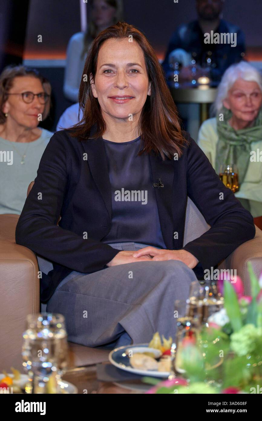 Anne Will deutsche Journalistin und TV Fernsehmoderatorin zu Gast in ...
