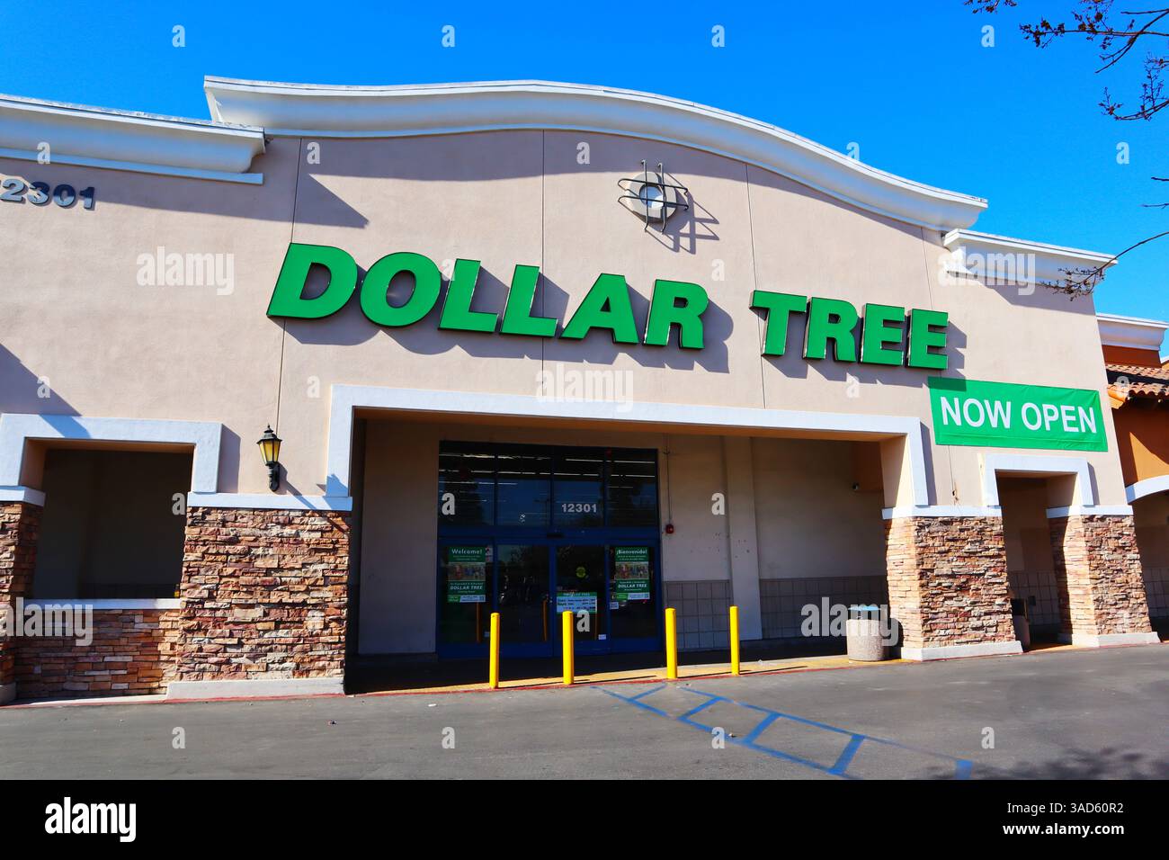 DOLLAR TREE Store, American chain of discount variety stores that sells ...